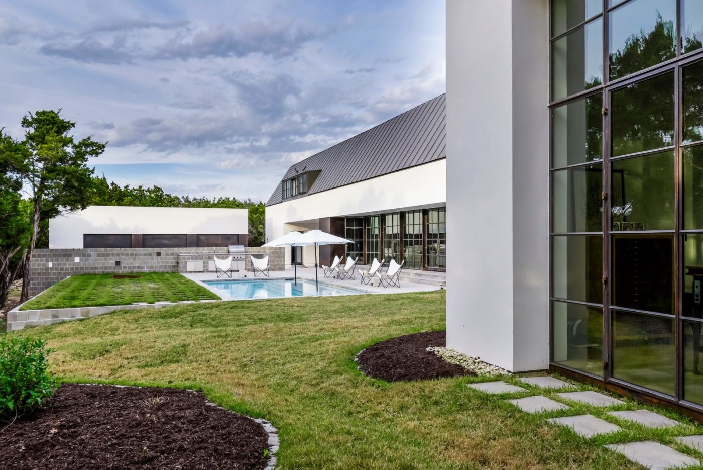 The Best Design & Architecture Tips for Small Spaces - Maxable