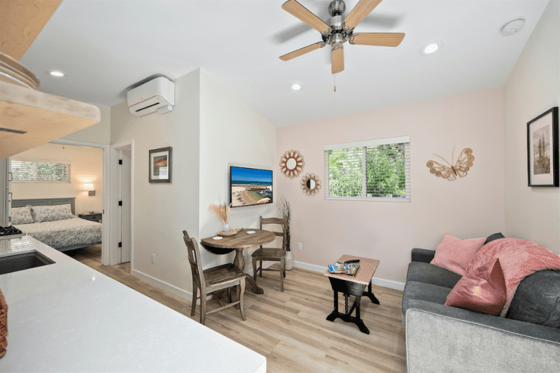 Tropical Poolside ADU in San Diego - Maxable